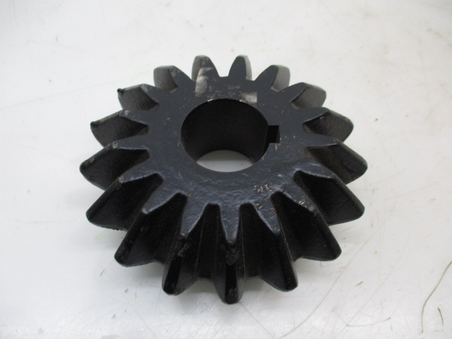 1037157M1, Gear for Massey Ferguson - Last Chance Part